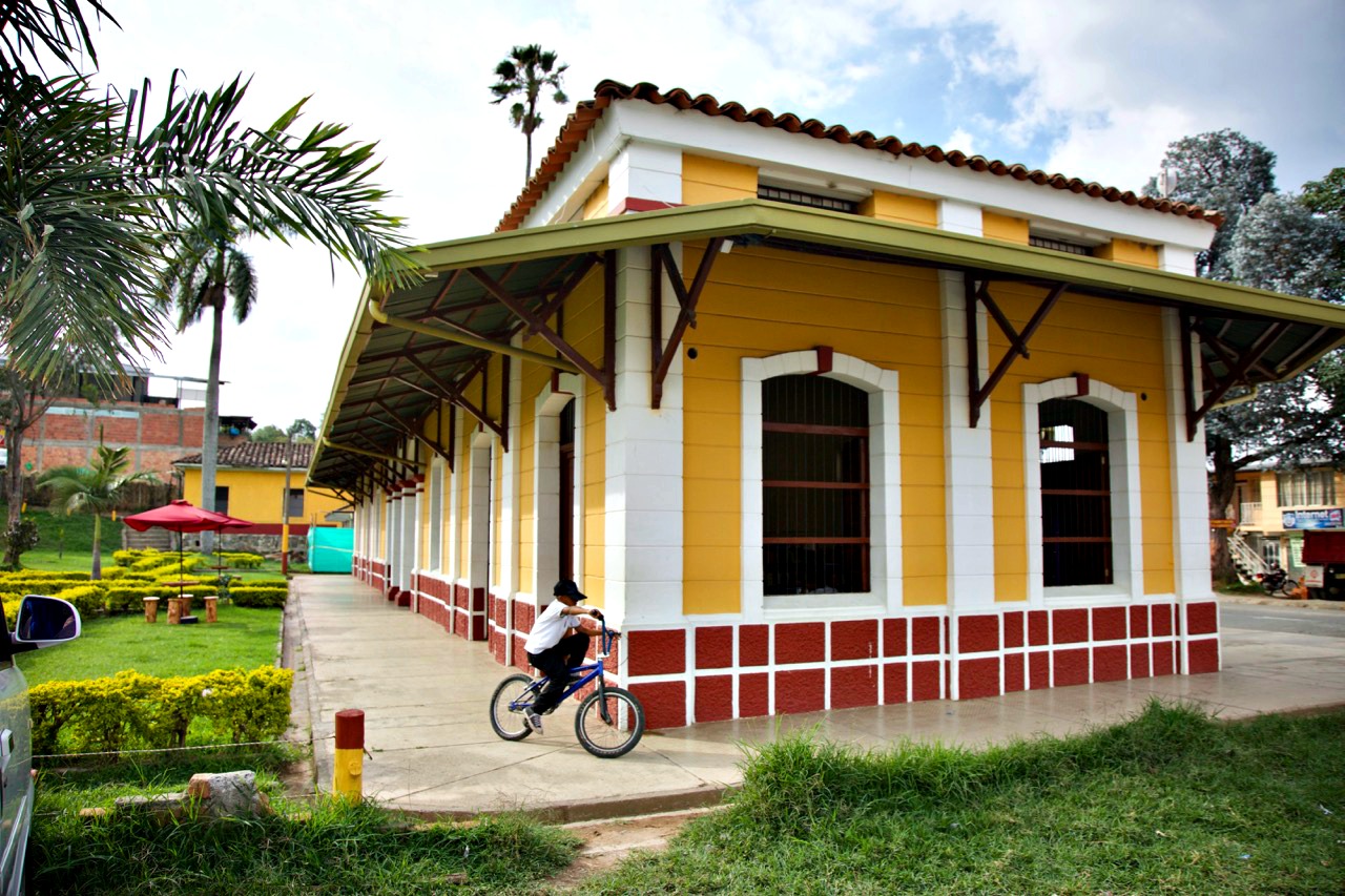 La historia detrás de la restaurada estación del tren de Piendamó ...